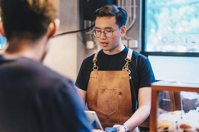 Cara Scan Barcode Menu Makanan agar Mudahkan Pelanggan | Moka Blog