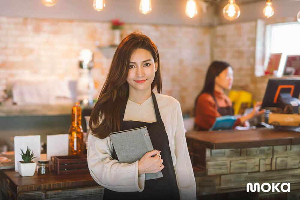Barista adalah: Pengertian, Tugas, Tips Merekrut, dan Gaji Barista ...