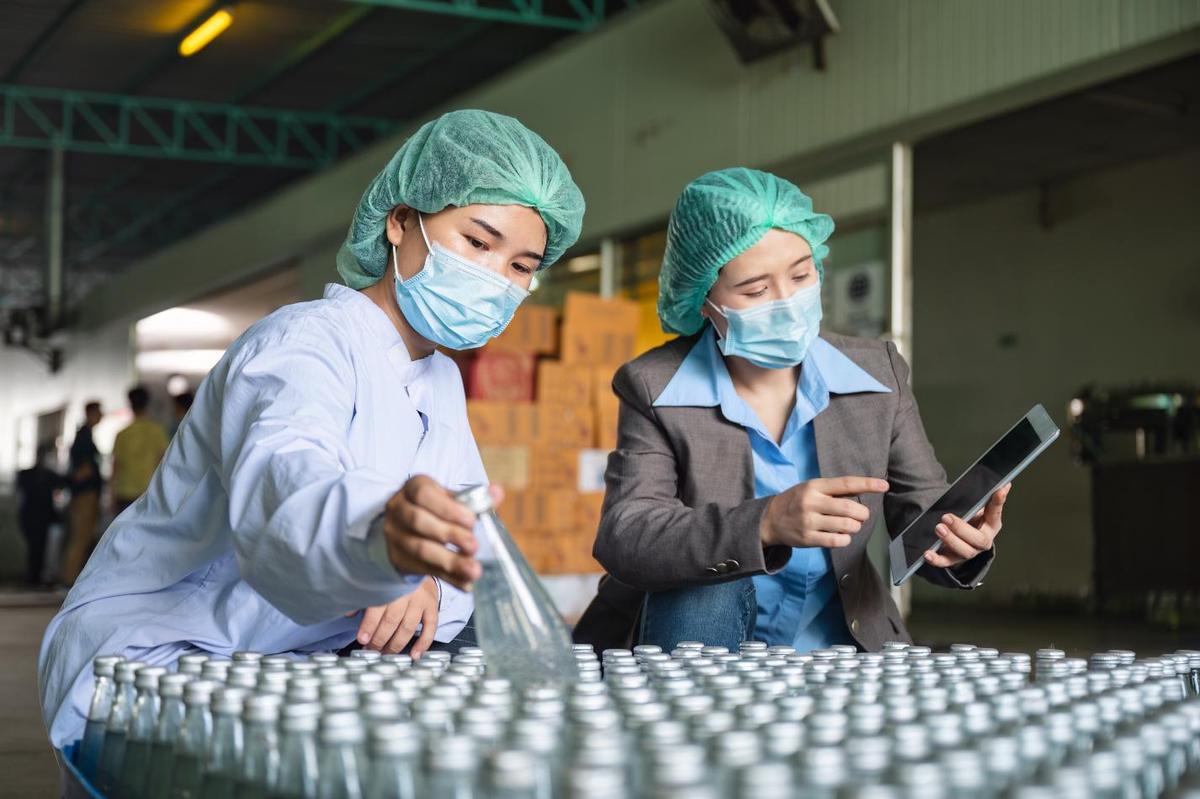 Pengendalian Mutu Bisnis: Definisi, Penerapan, dan Studi Kasus | Moka Blog